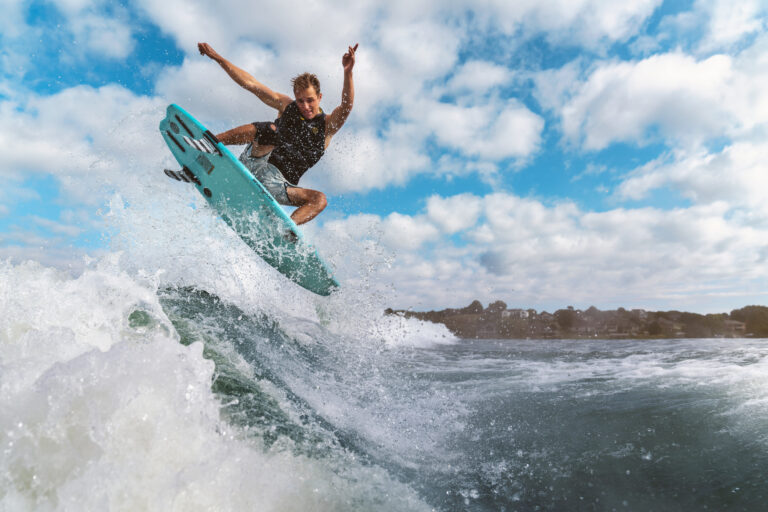 Best Wakesurfing Guide for Beginners - Overton's